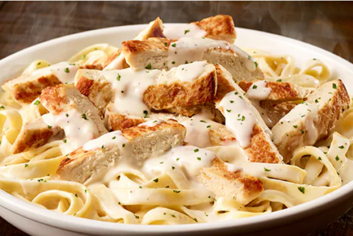 7 Restaurant Chains With the Best Chicken Alfredo