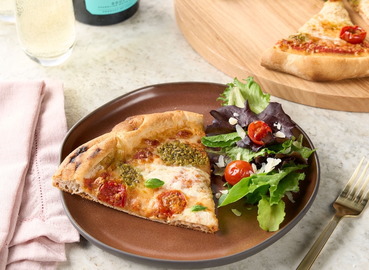 Sam's Club Just Brought Back A Cult-Favorite Pizza