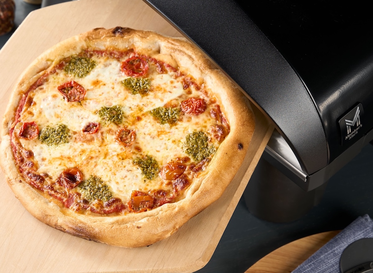 Sam's Club Just Brought Back A Cult-Favorite Pizza