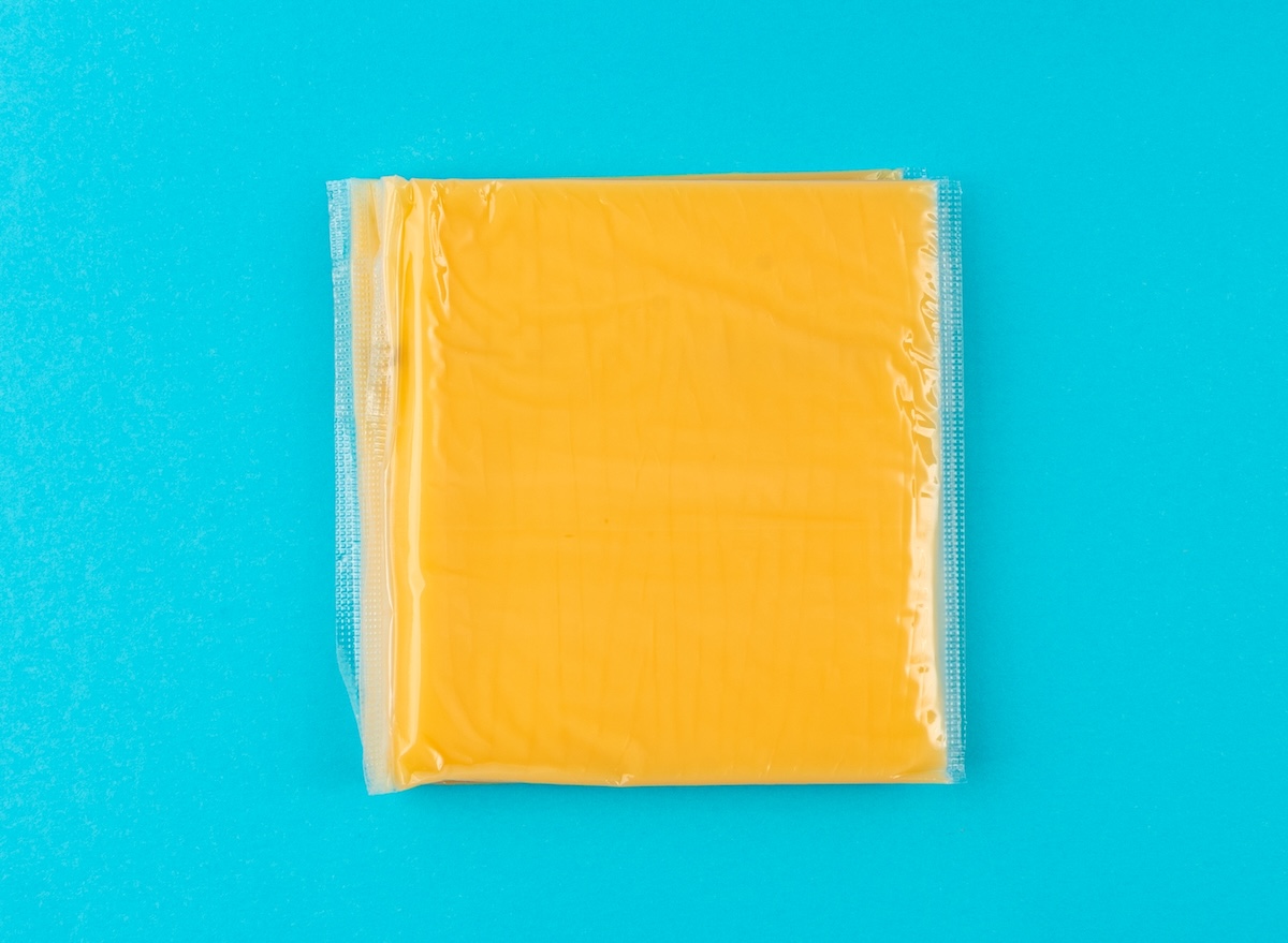 5 Fast-Food Chains That Use Processed Cheese on Their Burgers