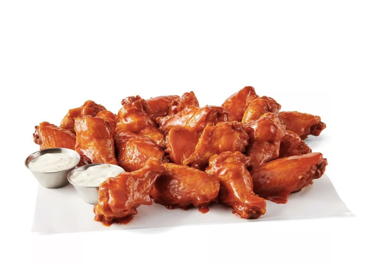 7 Restaurant Chains With the Best Buffalo Wings