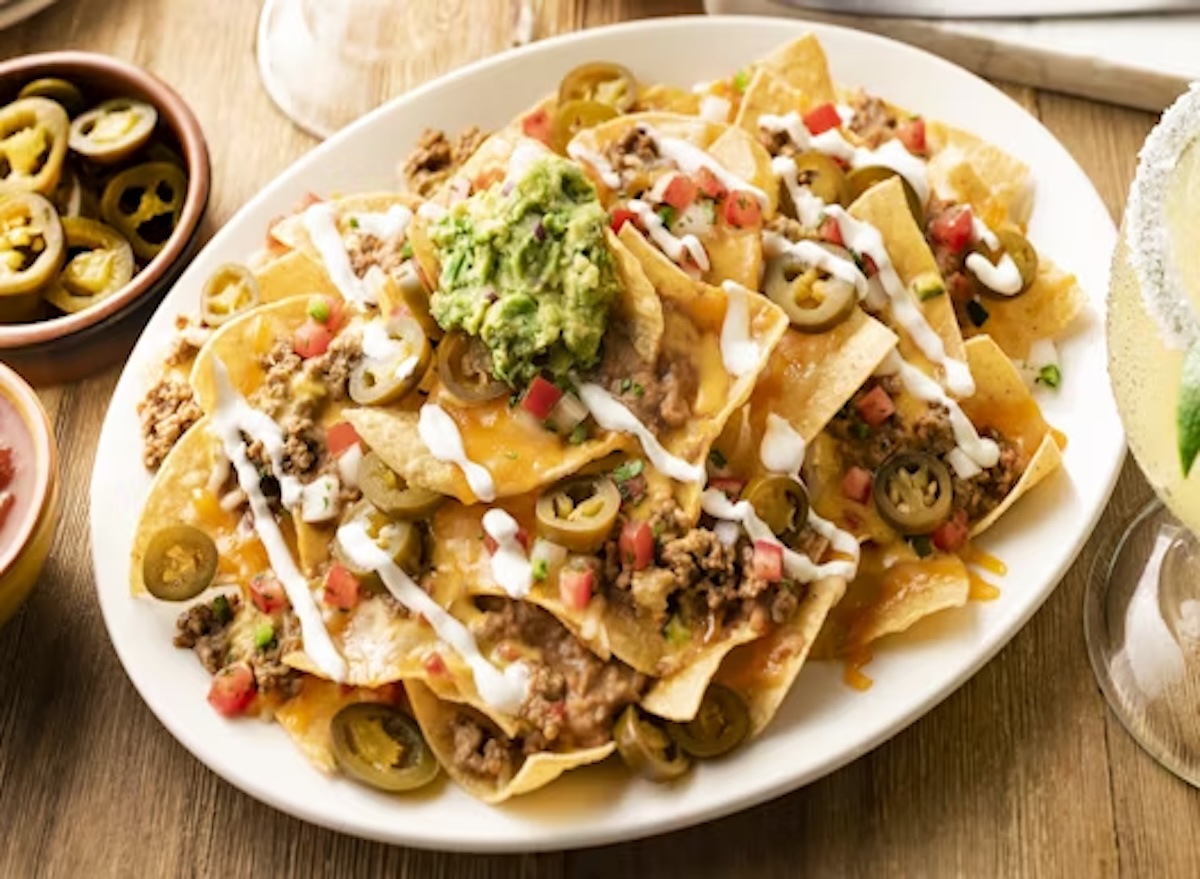 8 Restaurant Chains With the Best Nachos