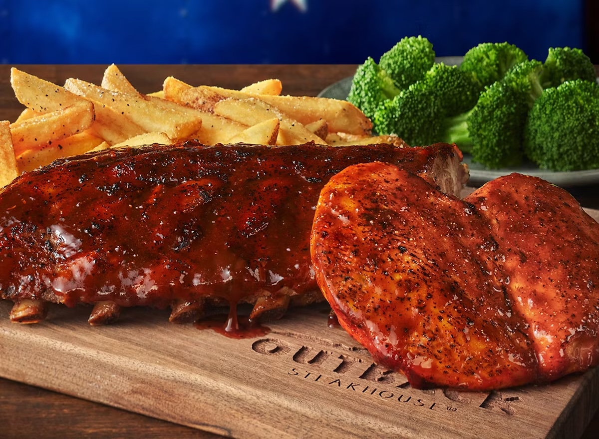 7 Restaurant Chains With the Best Rib Combos
