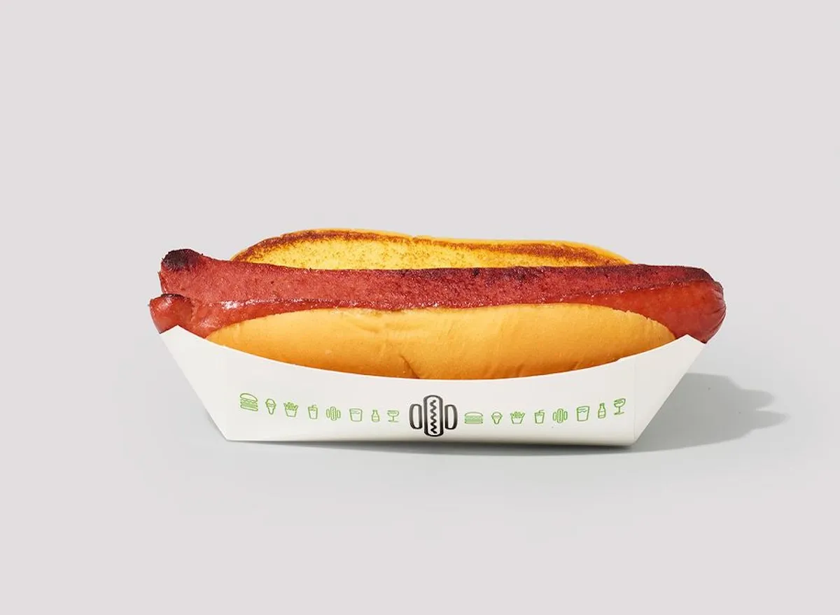 8 Chain Restaurants With the Best Hot Dogs, According to Diners