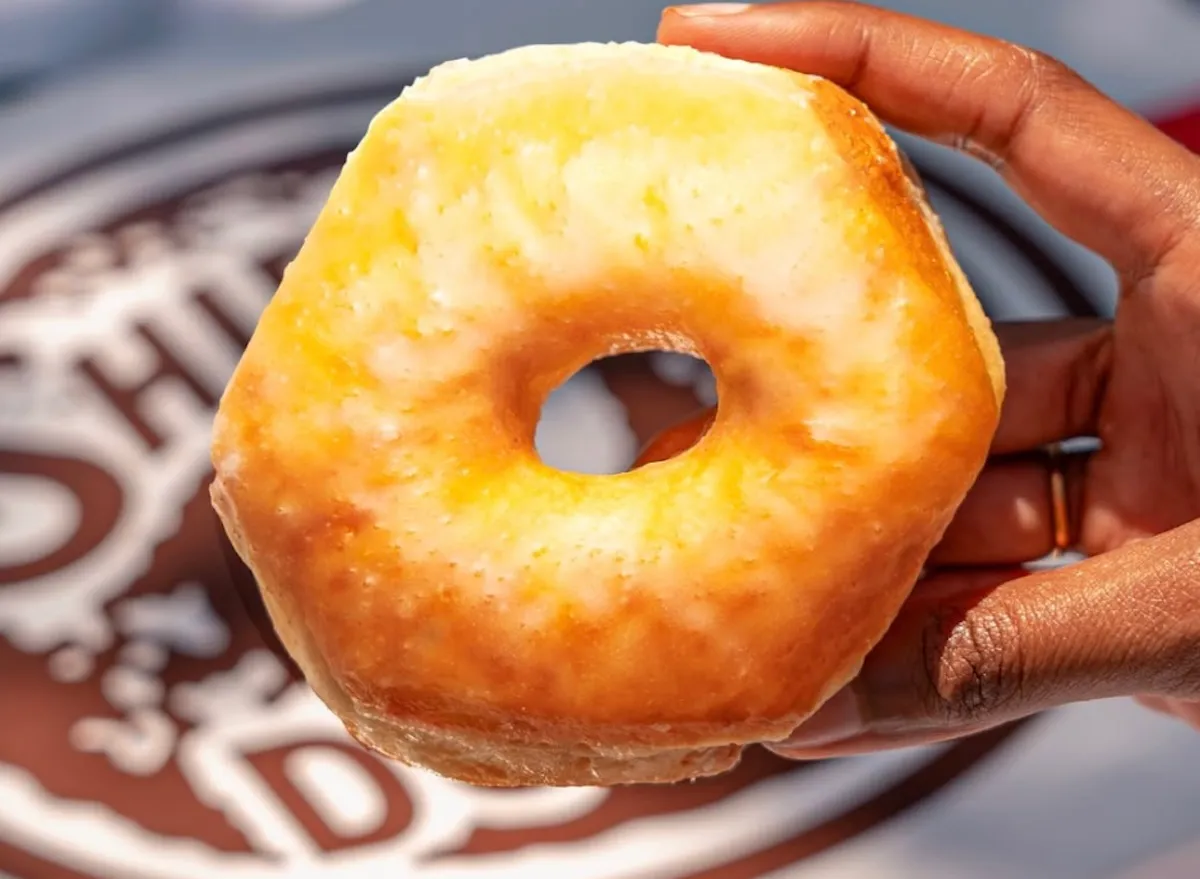 6 Donut Chains That Serve the Best Glazed Donuts