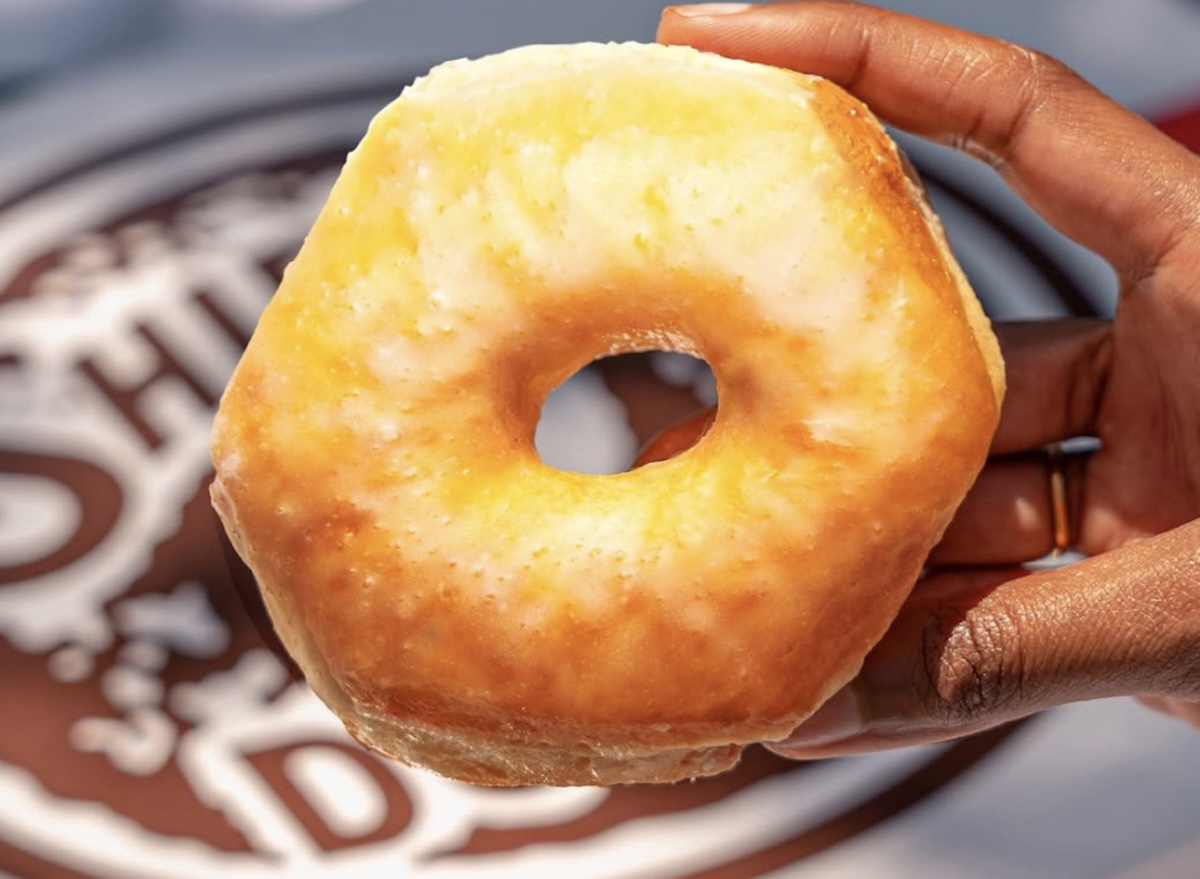 6 Donut Chains That Serve the Best Glazed Donuts