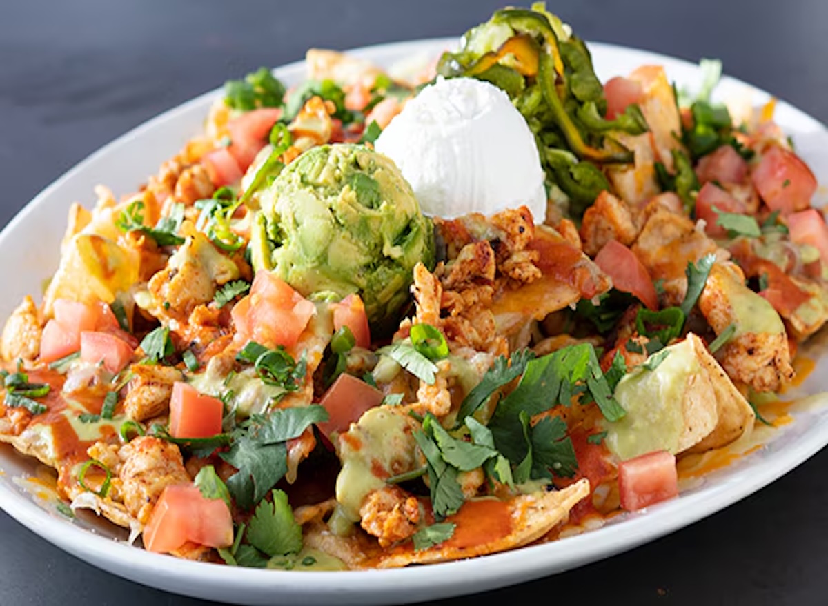 8 Restaurant Chains With the Best Nachos