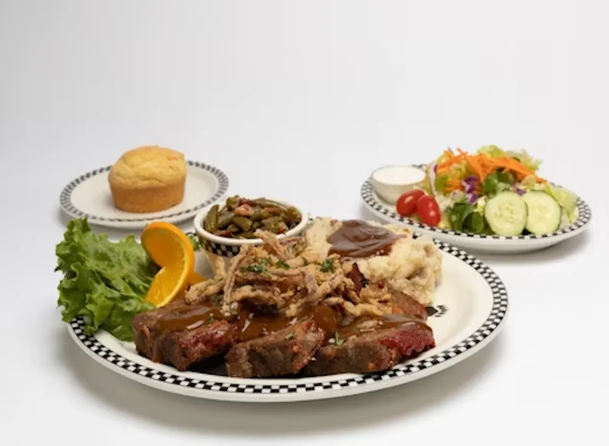 5 Restaurant Chains With the Best Meatloaf, According to Chefs