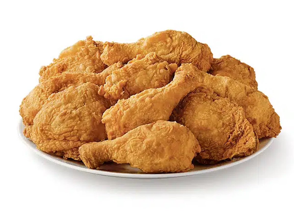 7 Restaurant Chains With the Best Fried Chicken Buckets