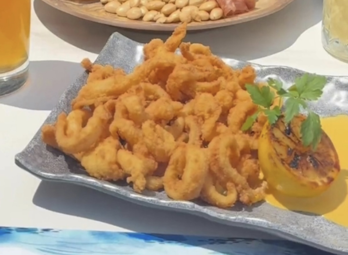 7 Restaurant Chains With the Best Fried Calamari
