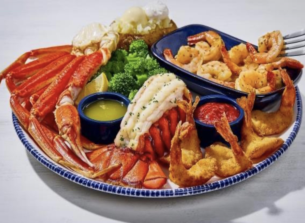7 Best Seafood Platters at Chain Restaurants