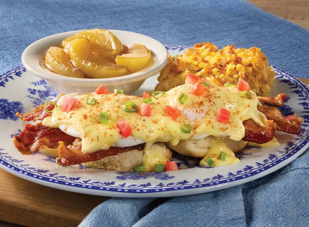 7 Best Cracker Barrel Menu Items This Month, According to Diners