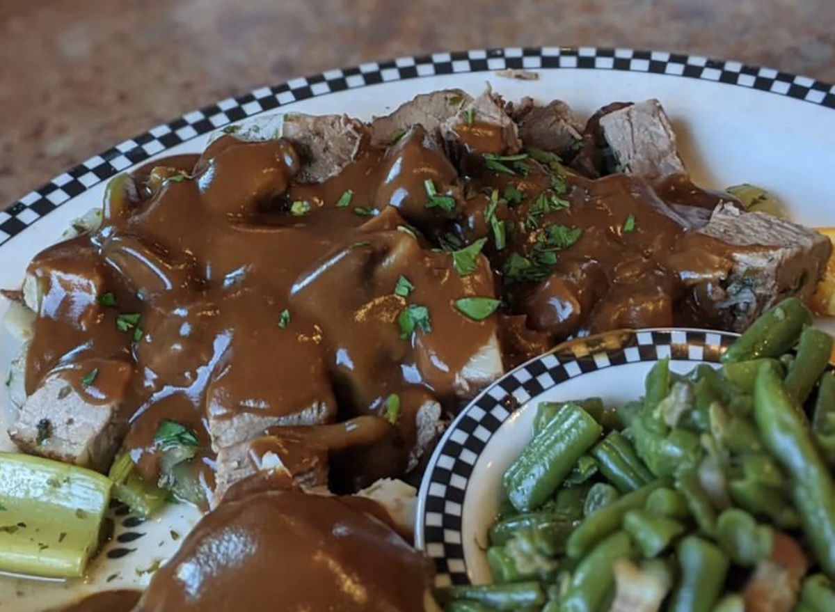 5 Restaurant Chains Serving the Best Pot Roast Dinners