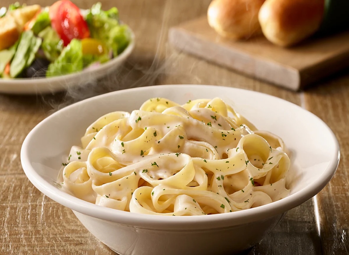 8 Best Olive Garden Pasta Dishes, According to Diners