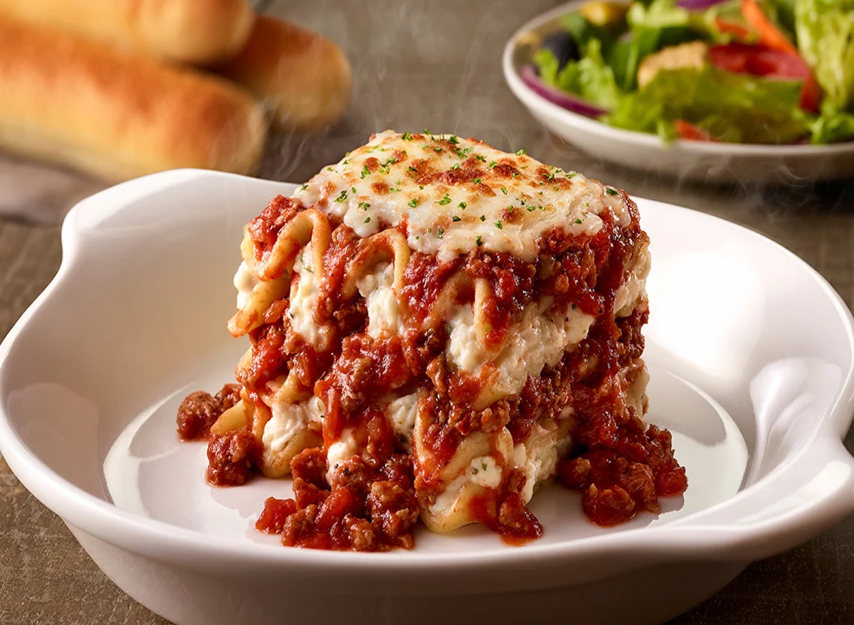 7 Chain Restaurants With the Best Lasagna, According to Diners