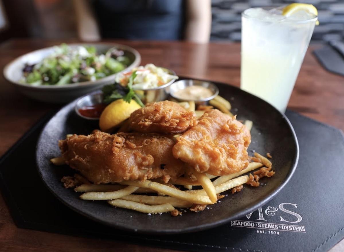 7 Restaurant Chains With the Best Beer-Battered Fish