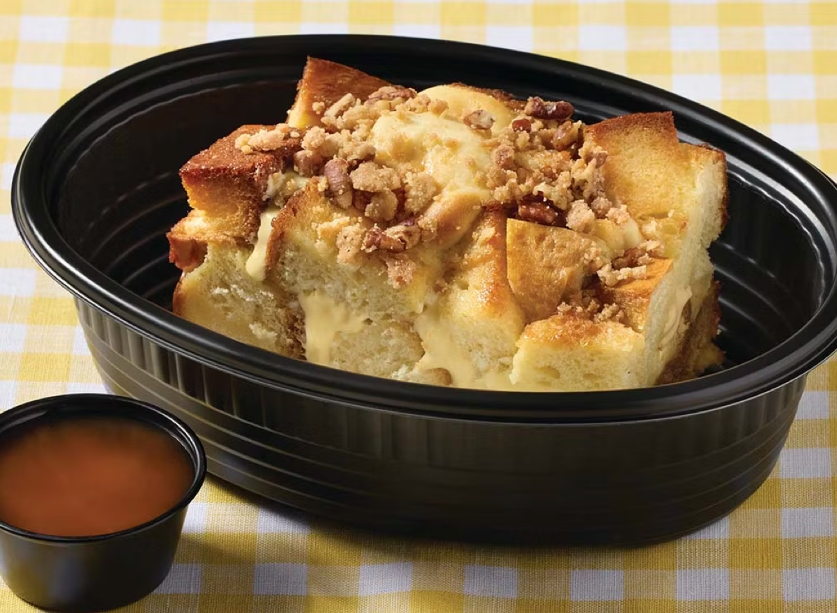 7 Best Cracker Barrel Holiday Favorites Hitting Restaurants Now