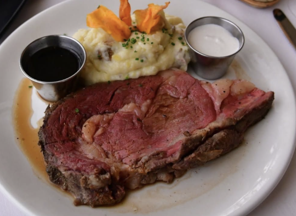 7 Restaurant Chains With the Best Prime Rib Dinners for Christmas