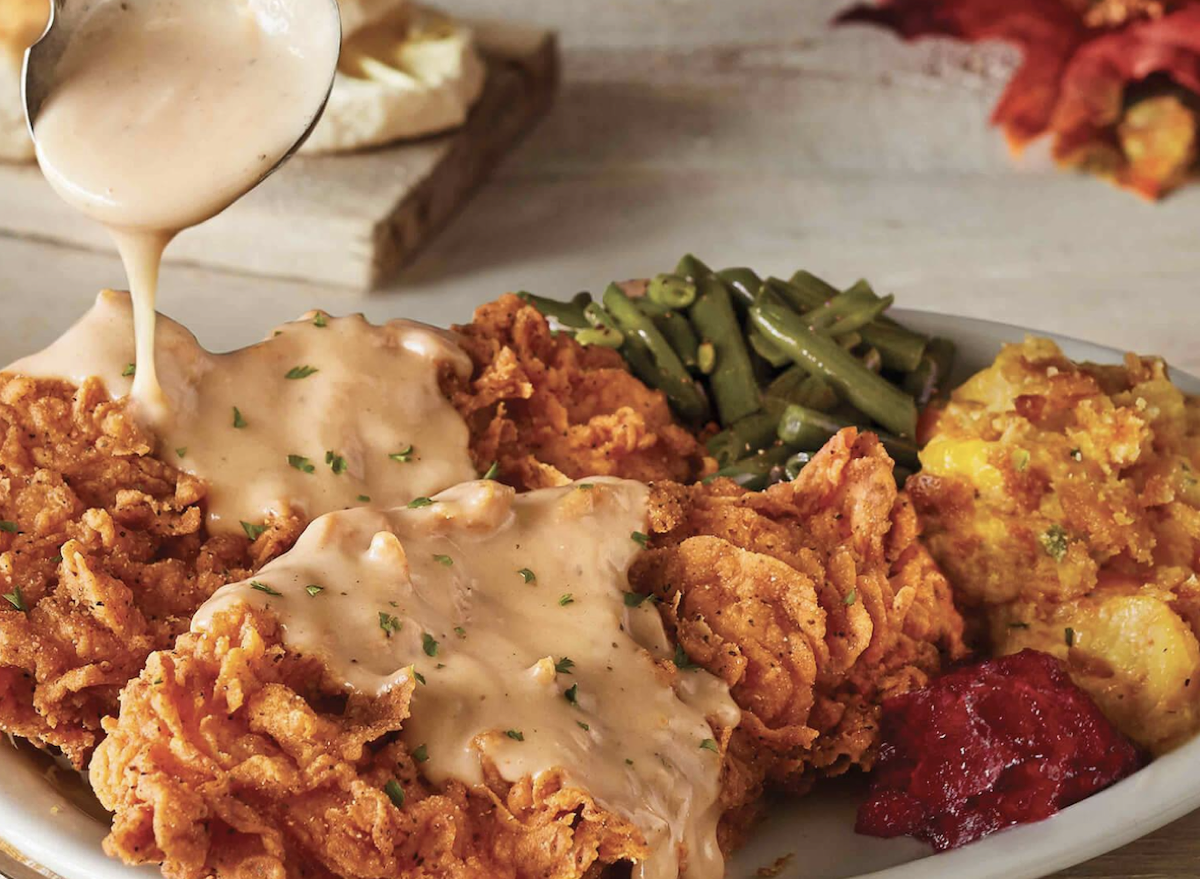 7 Best Cracker Barrel Holiday Favorites Hitting Restaurants Now