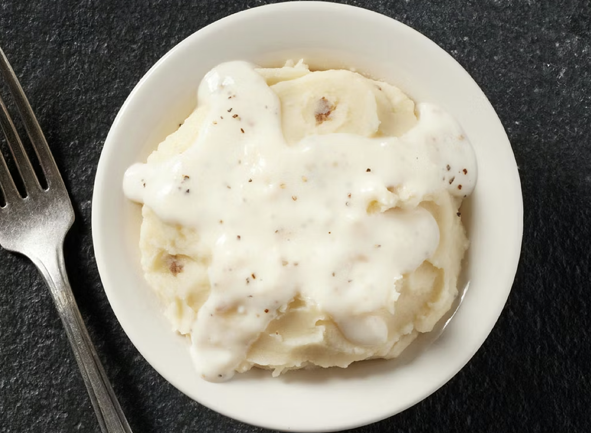 5 Restaurant Chains With the Best Gravy, According to Chefs