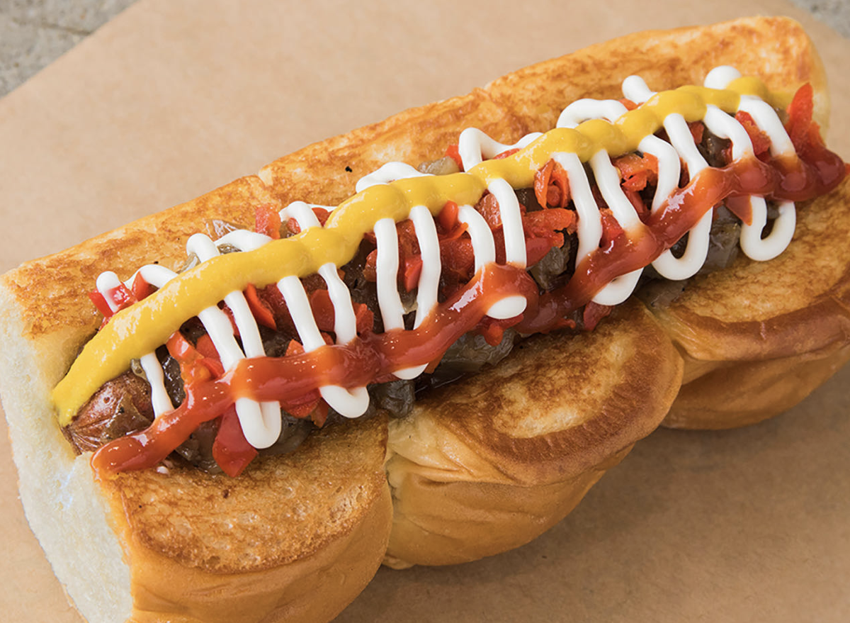 6 Restaurant Chains With the Best Hot Dogs, According to Chefs