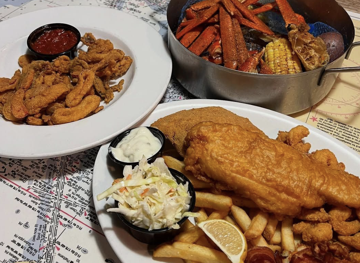 7 Restaurant Chains With the Best Seafood Dinners for the Holidays