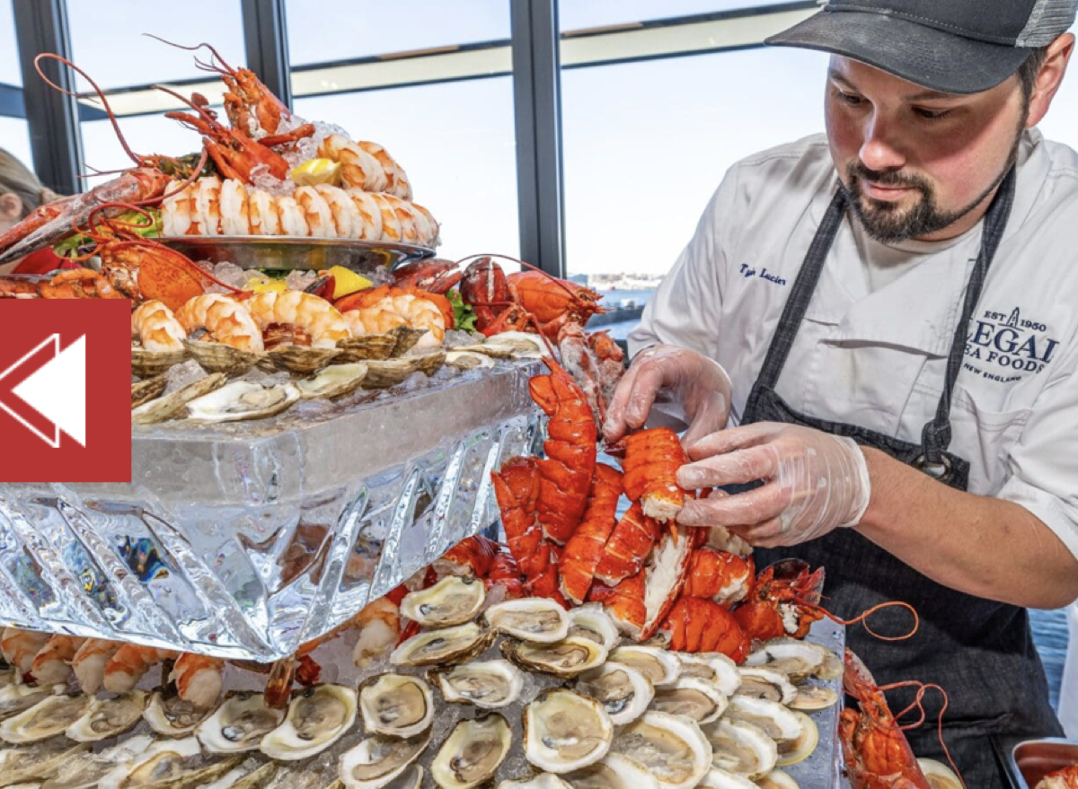 7 Restaurant Chains With the Best Seafood Dinners for the Holidays