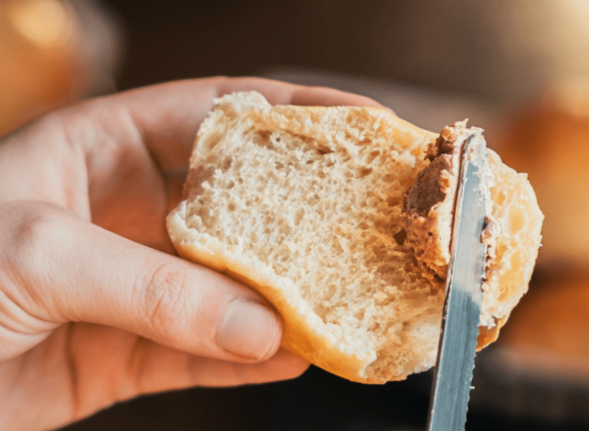 5 Restaurant Chains With the Best Warm Bread and Rolls
