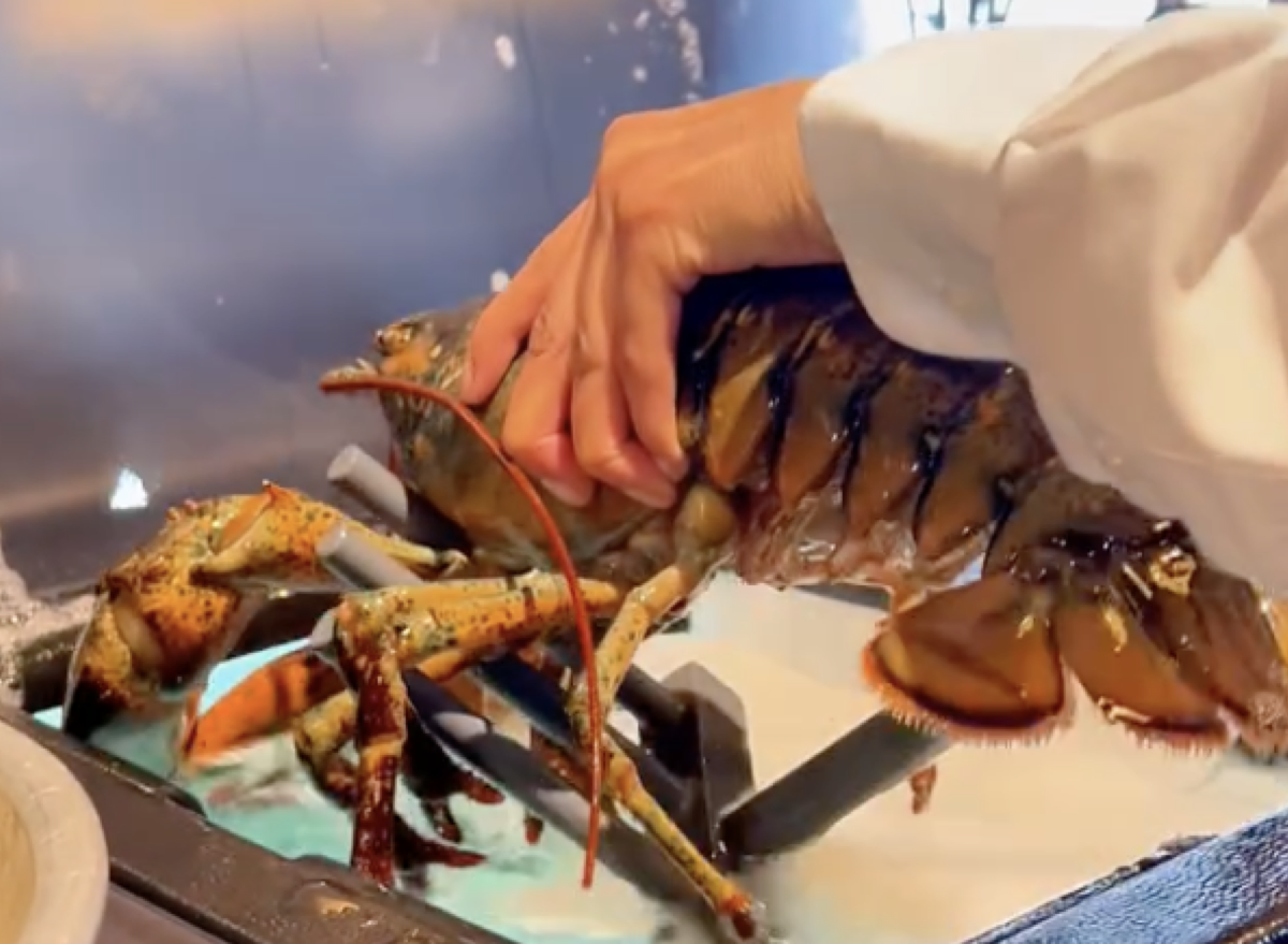 5 Chain Restaurants Where the Lobster Comes Live From a Tank