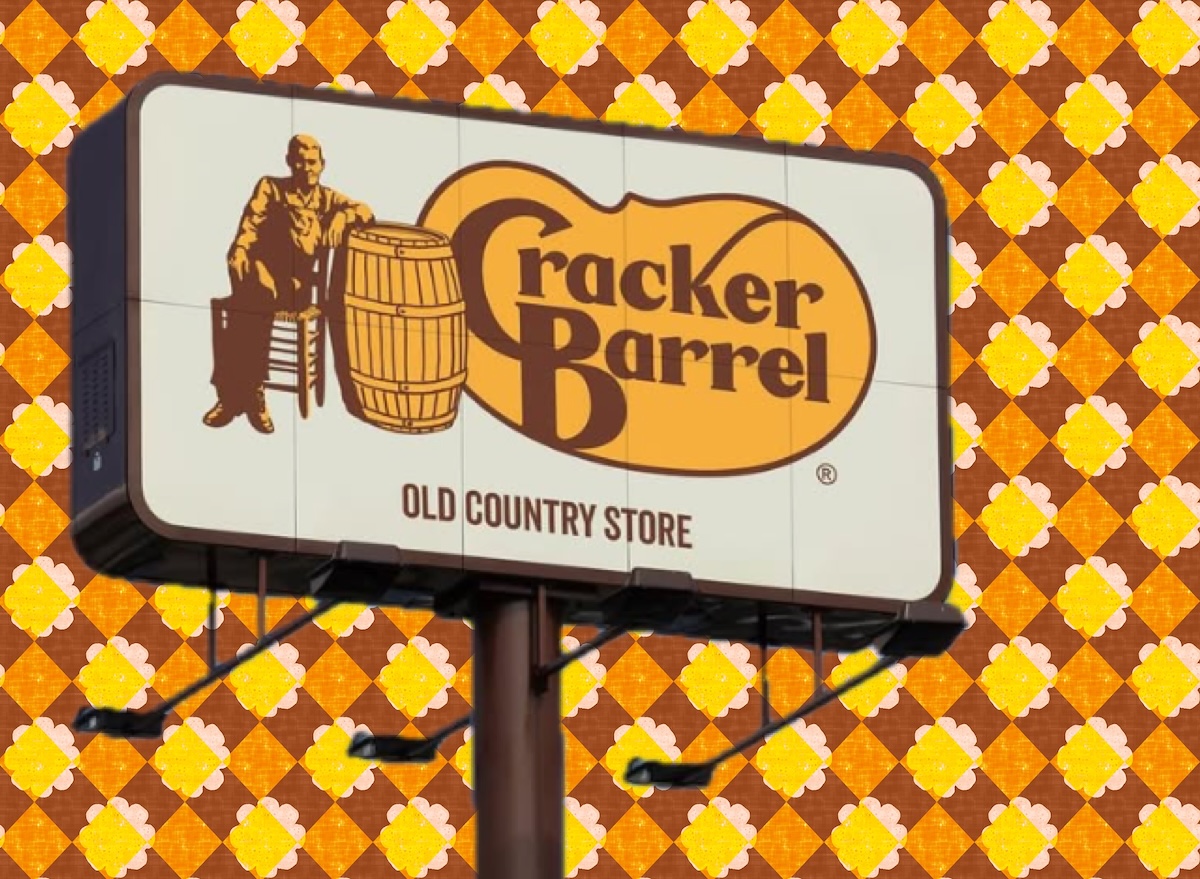 7 Best Cracker Barrel Holiday Favorites Hitting Restaurants Now