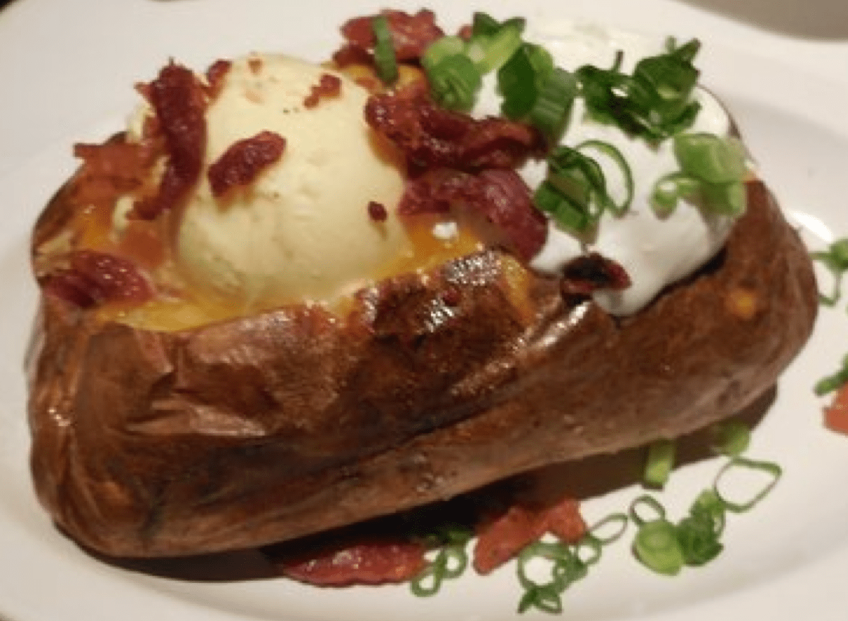 6 Restaurant Chains With the Best Loaded Baked Potatoes, According to Chefs