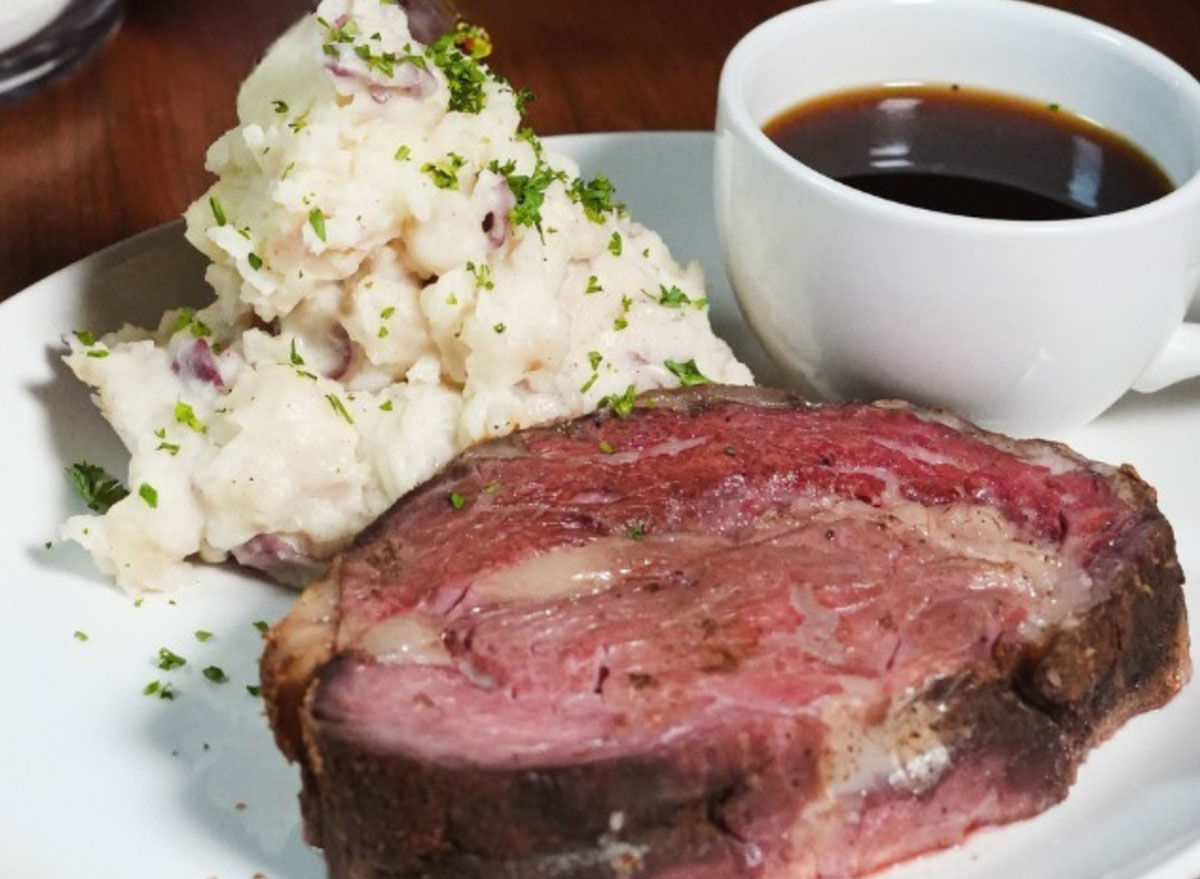 6 Chain Restaurants Serving Prime Rib Cut to Order
