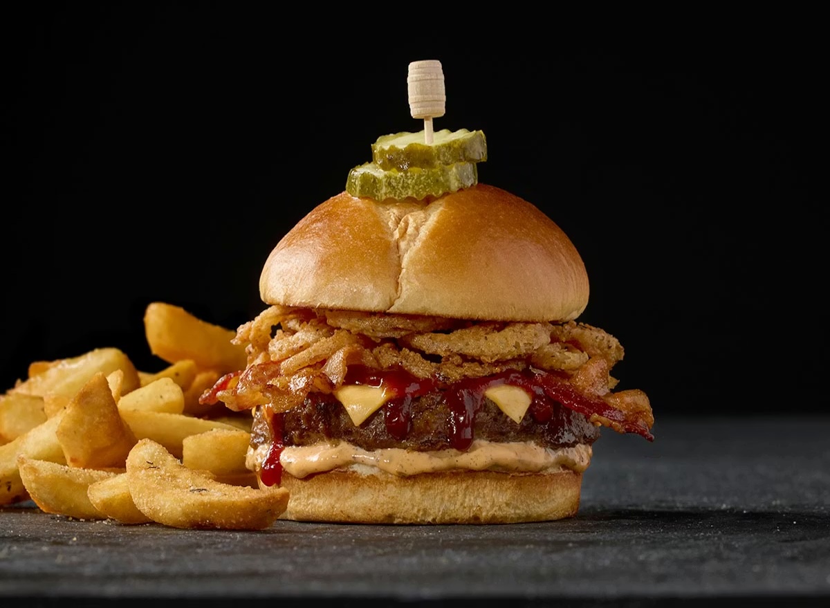 3 Best Cracker Barrel Burgers, According to Diners