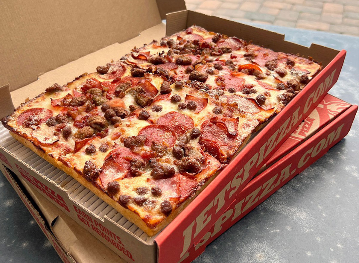 5 Best Pizza Chains in America, According to Chefs