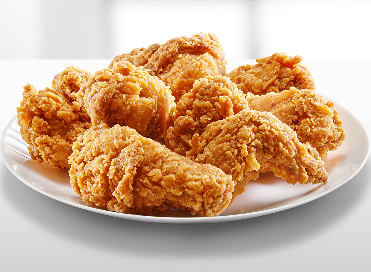 6 Chain Restaurants With the Best Fried Chicken Platters, According to ...