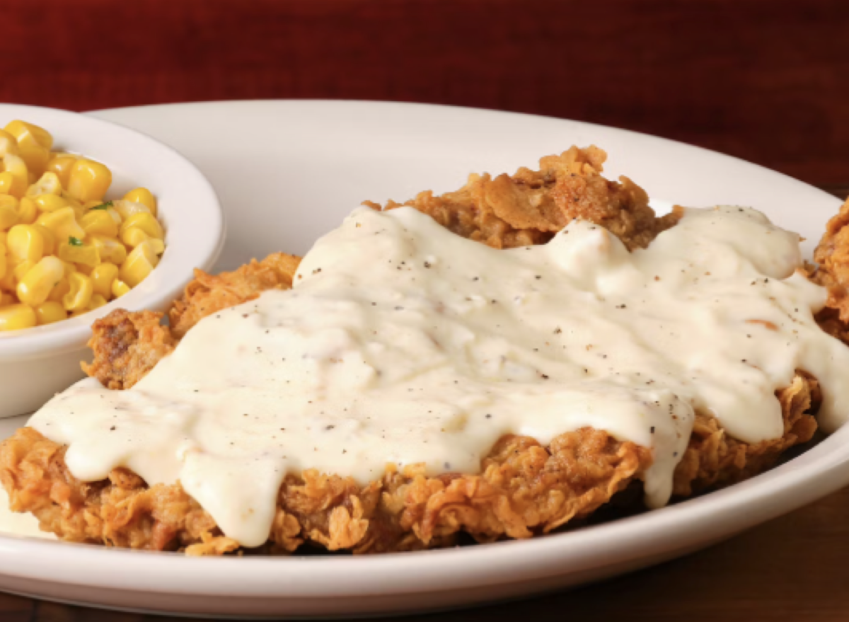 5 Best Country-Fried Steaks at Chain Restaurants, Say Chefs — Eat This ...