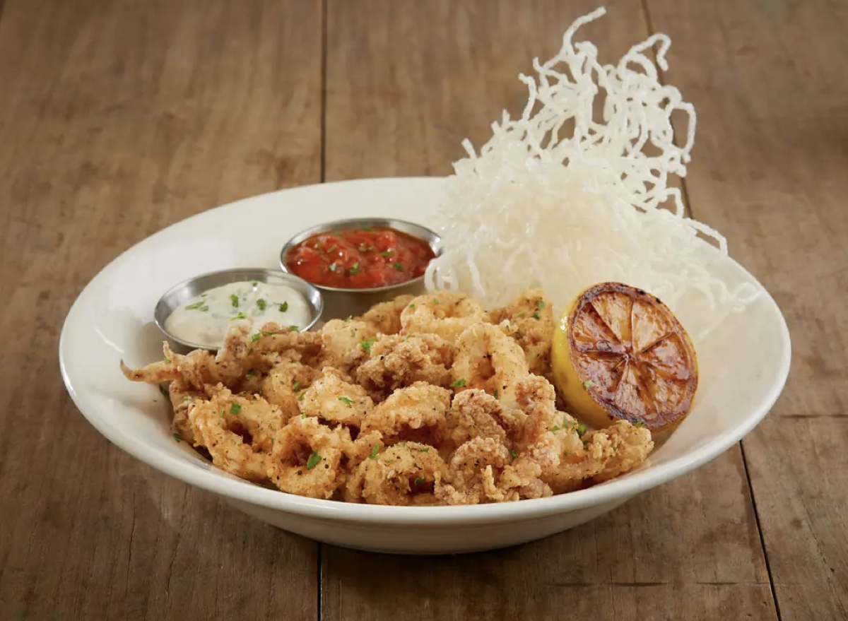 7 Chain Restaurants With the Best Golden Fried Calamari