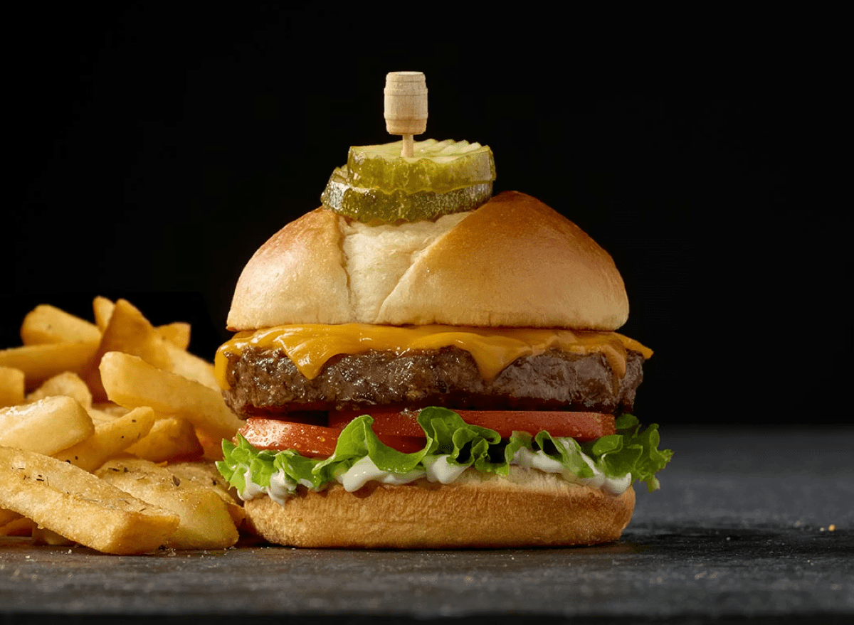 7 Chain Restaurants Where Burgers Cost Around $10 or Less
