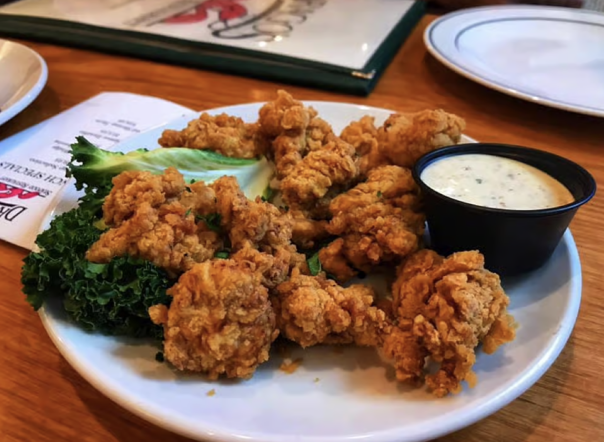 5 Chain Restaurants With the Best Fried Gator
