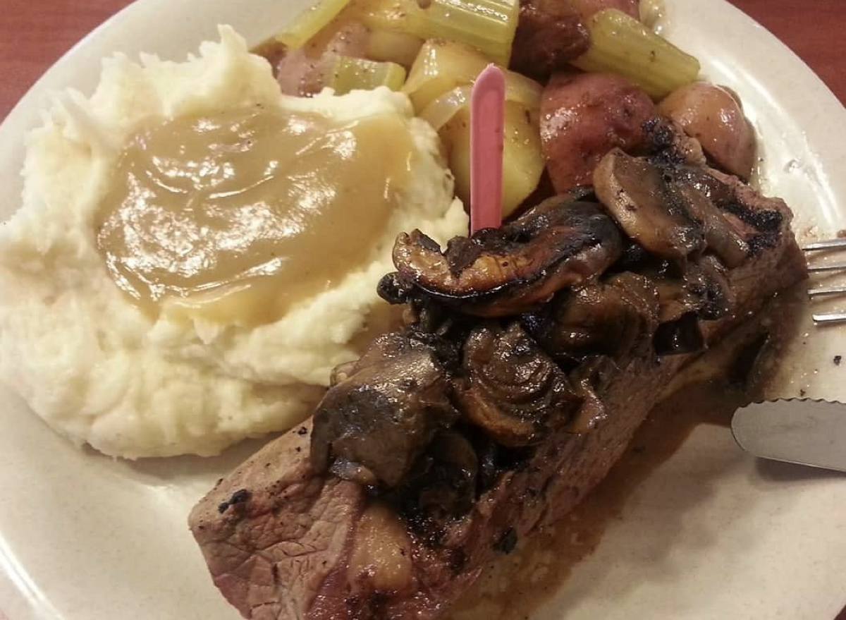 4 Chain Restaurants With the Best Grilled Liver and Onions, According ...