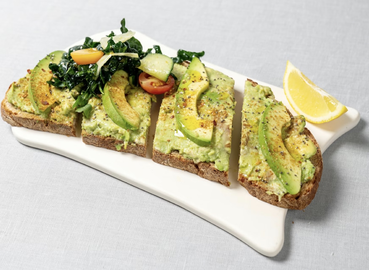 5 Chain Restaurants with the Best Avocado Toast, According to Chefs