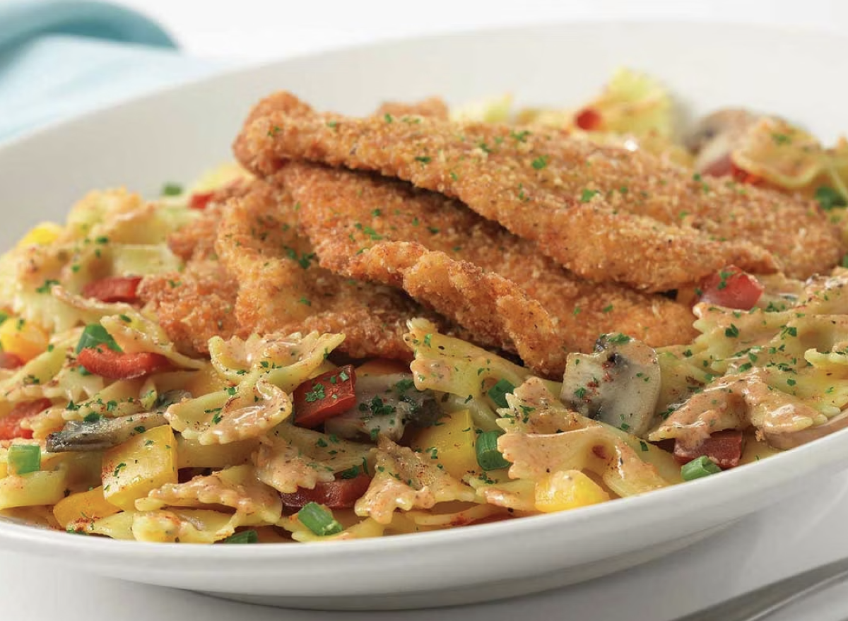 7 Chain Restaurants Famous for Serving "Ridiculously Big" Portion Sizes