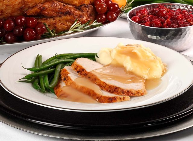 5 Chain Restaurants With the Best Turkey and Gravy Plates, According to ...
