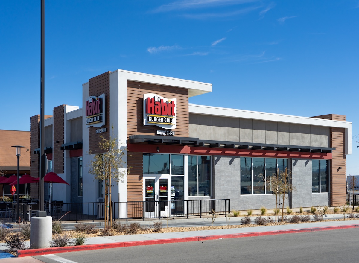 7 Best Regional Chain Restaurants in California, According to Diners