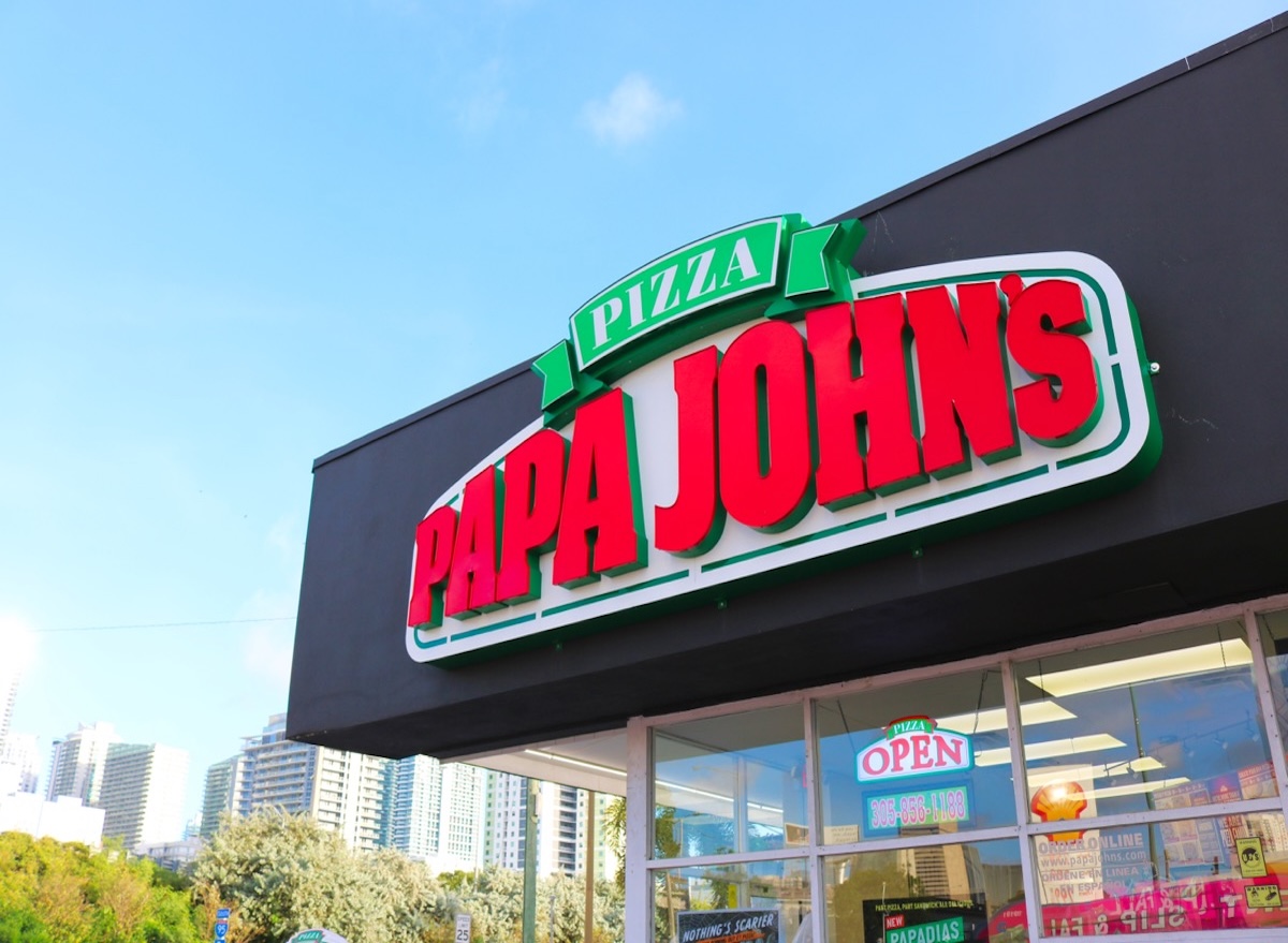 5 Best Pizza Chain Restaurants in America, According to Chefs
