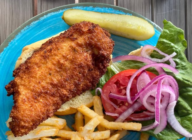 5 Chain Restaurants With the Best Fried Flounder