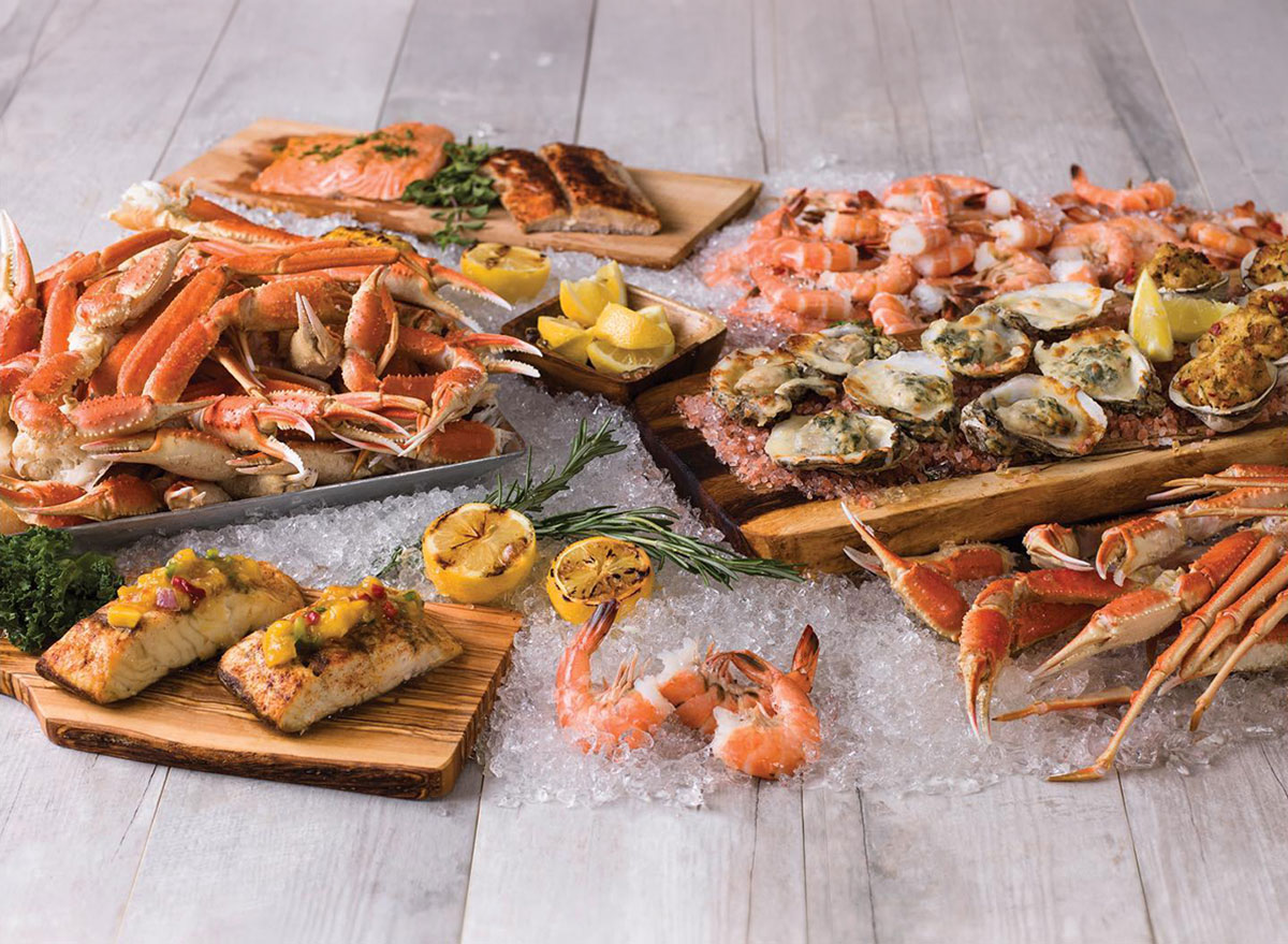 5 Restaurant Chains With the Most Seafood for the Money, According to ...