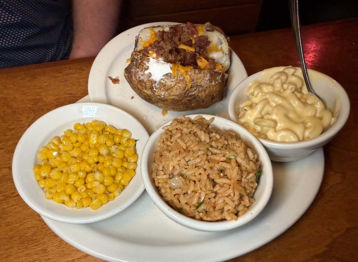 5 Best Texas Roadhouse "Country Dinners" at the Popular Steakhouse Chain