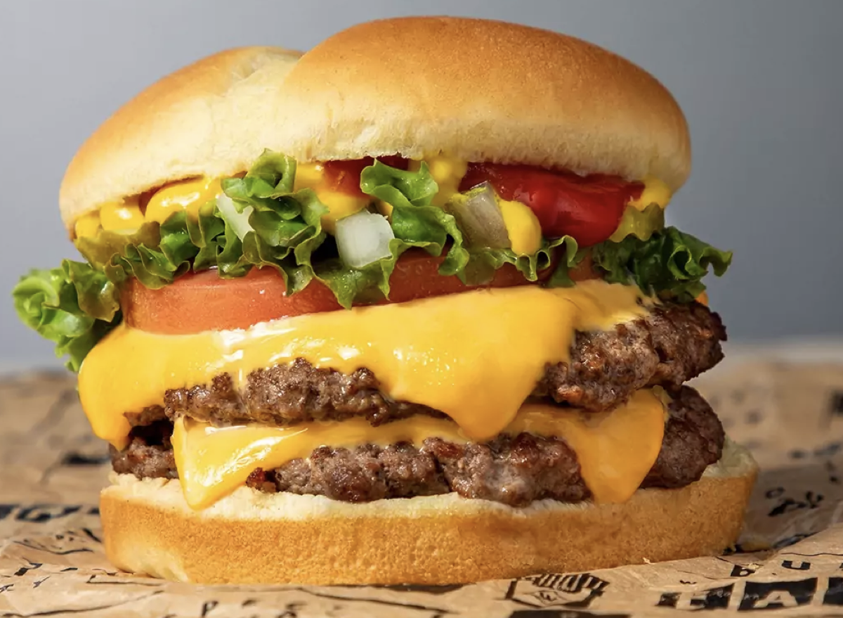 6 Chain Restaurants With the Best Double Smash Burger, According to Diners