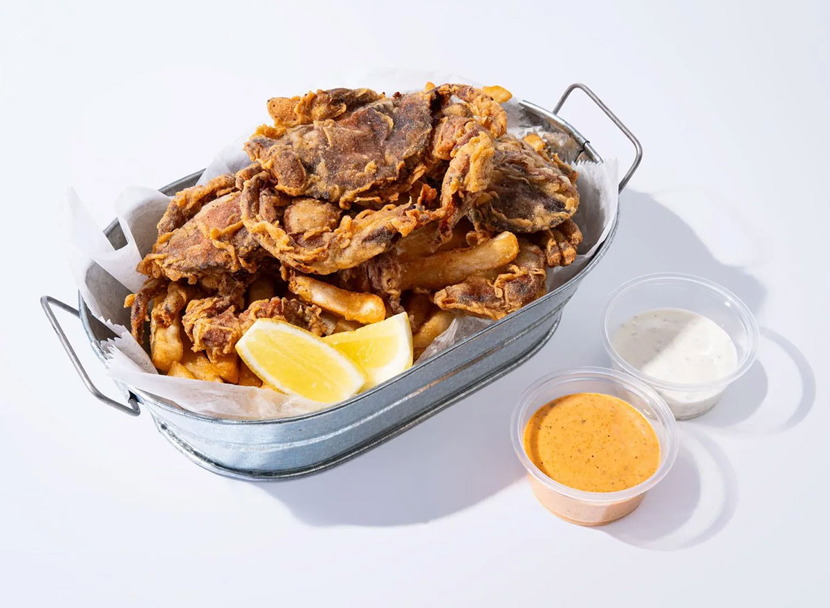 7 Chain Restaurants With the Best Fried Soft Shell Crab